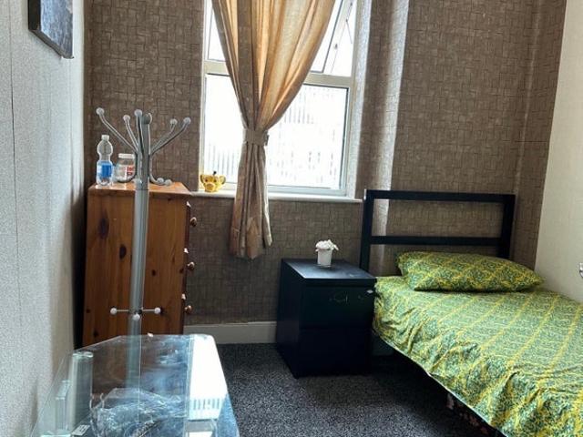 Room at Colston Road, Bristol