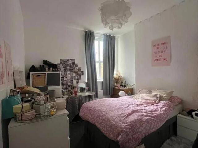Room at Colum Road, Cardiff