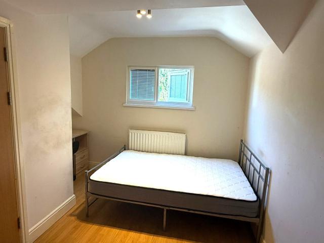 Room at Colum Road, Cardiff