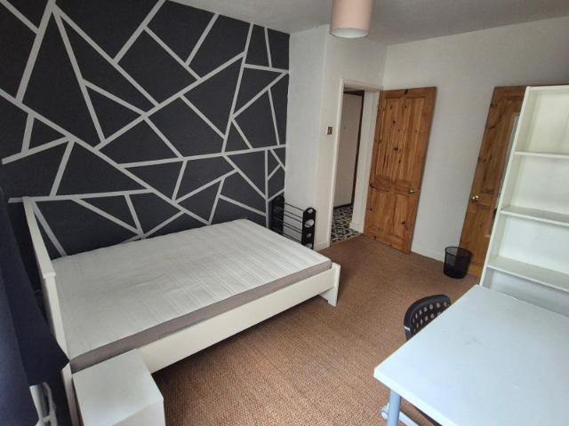 Room at Colum Road, Cardiff