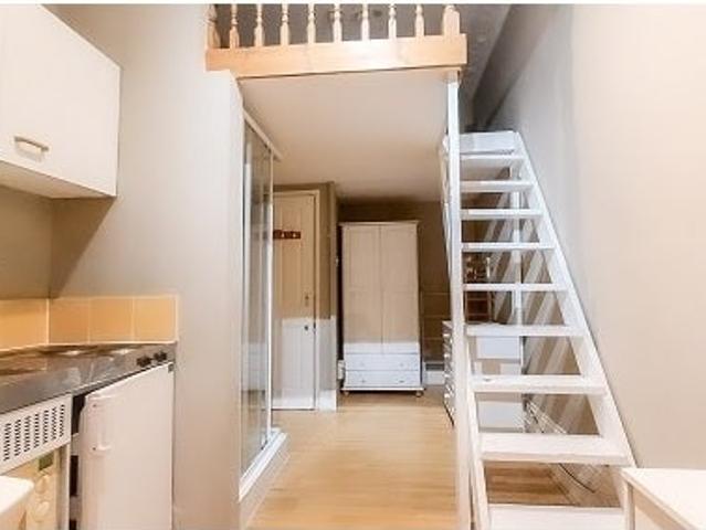 Room at Colville Terrace, Greater London
