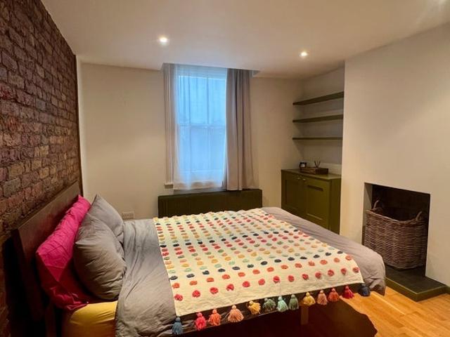 Room at Colworth Road, Greater London
