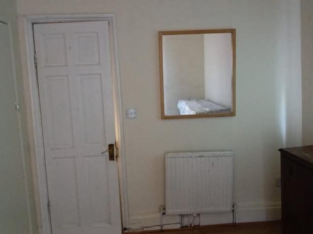Room at Colworth Road, Greater London