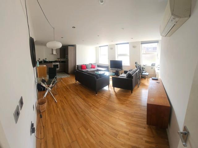 Room at Commercial Street, Greater London