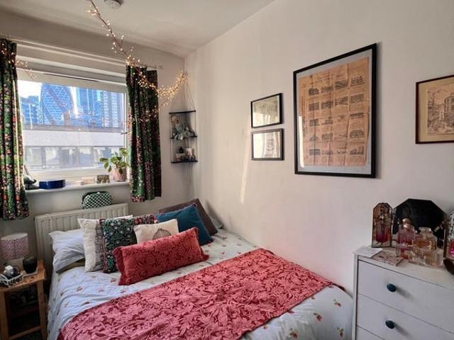 Room at Commercial Street, Greater London