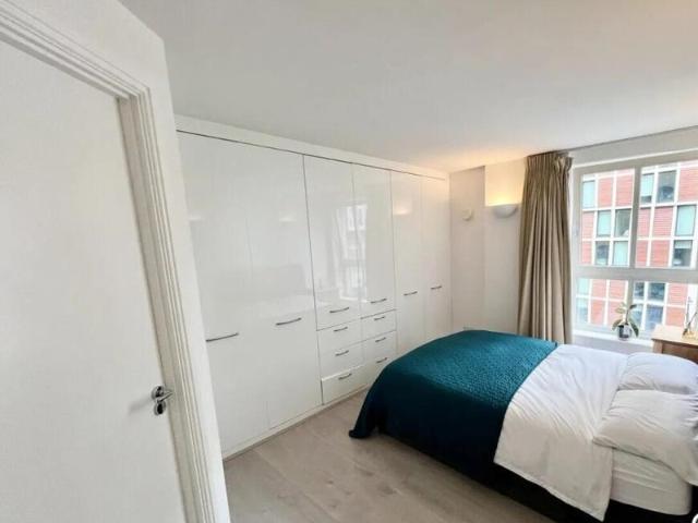 Room at Commercial Road, Greater London