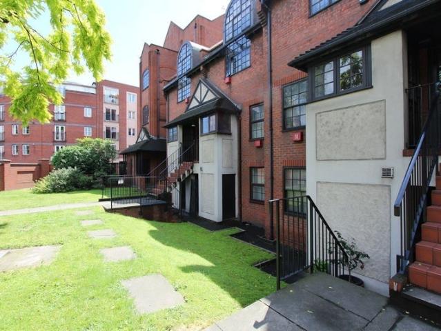 Room at Commercial Road, Greater London
