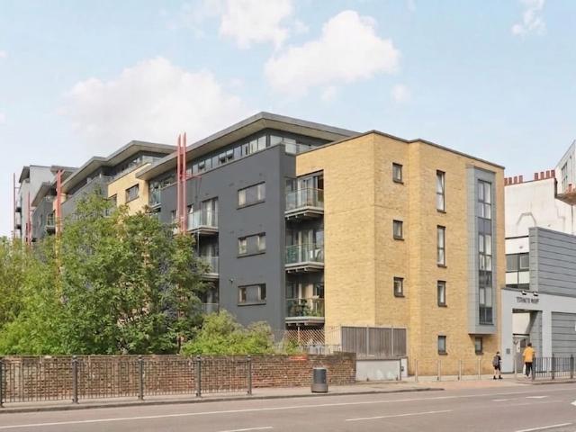 Room at Commercial Road, Greater London