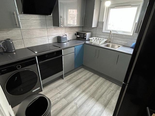 Room at Commercial Road, Greater London