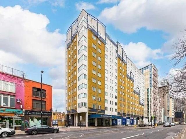 Room at Commercial Road, Greater London