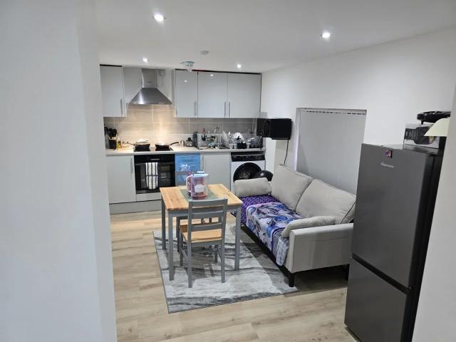 Room at Commercial Road, Greater London