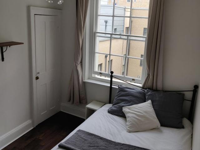 Room at Commercial Road, Greater London