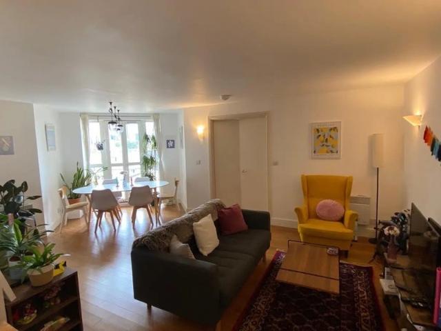 Room at Commercial Road, Greater London