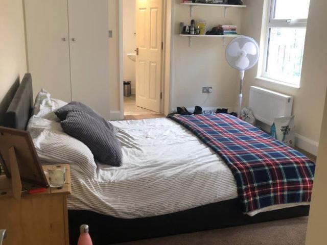 Room at Commercial Way, Greater London