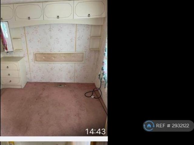 Room at Commonfield Lane, Arborfield Green