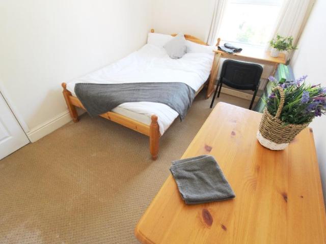 Room at Comer Road, Worcester
