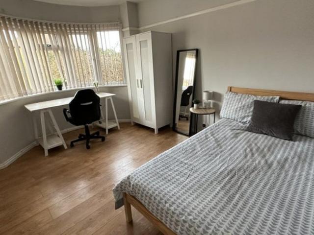 Room at Comer Road, Worcester