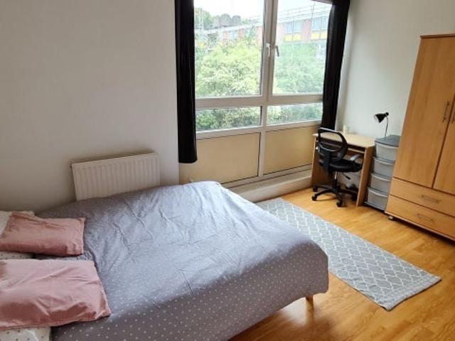 Room at Compton Close, Greater London
