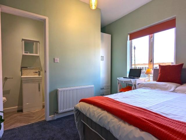 Room at Compton Street, Chesterfield