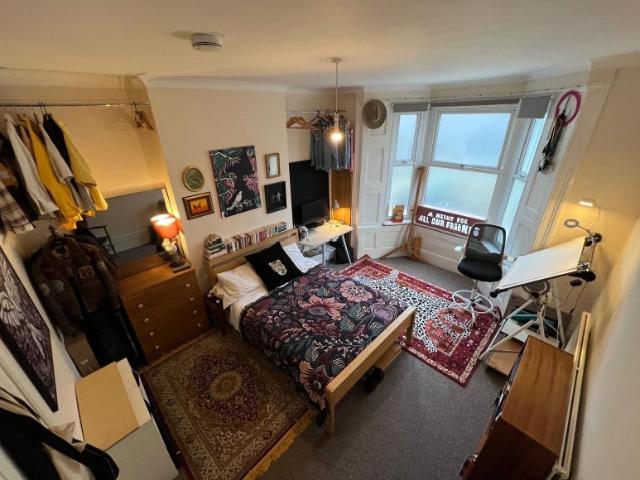 Room at Connaught Road, Greater London