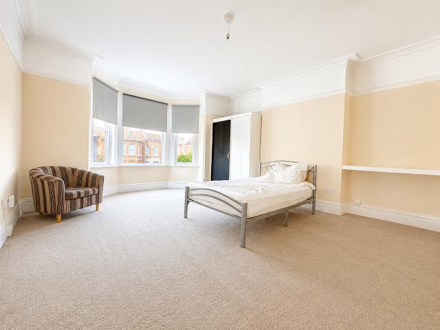Room at Conduit Road, Bedford