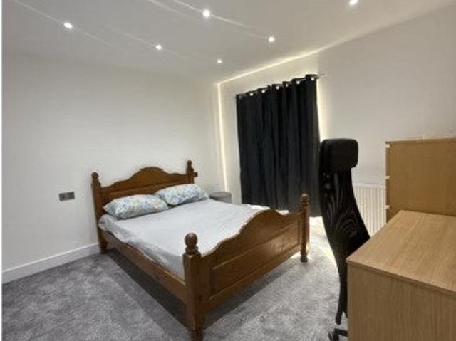 Room at Conifer Way, Swanley