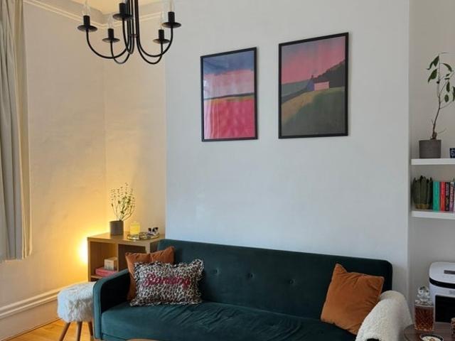 Room at Coningham Road, Greater London
