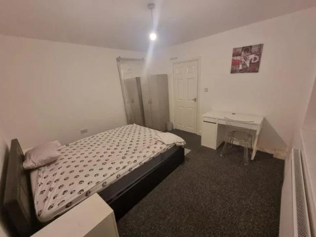 Room at Coniston Way, Greater London