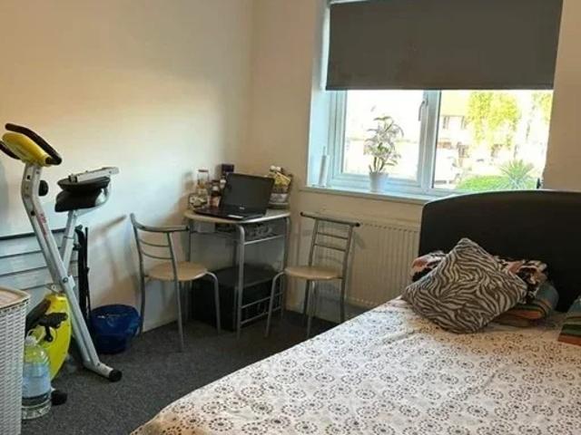 Room at Coniston Way, Greater London