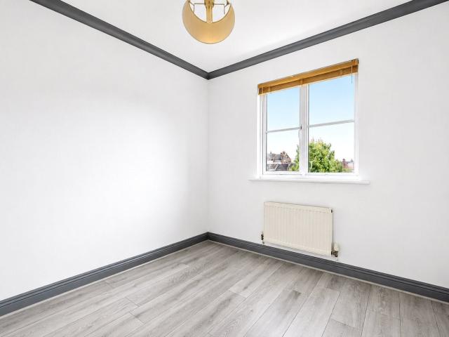 Room at Conyer's Road, Greater London