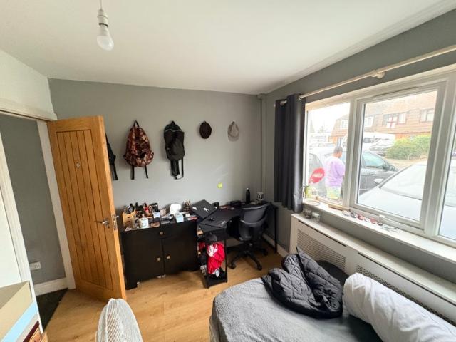 Room at Conygre Grove, Bristol