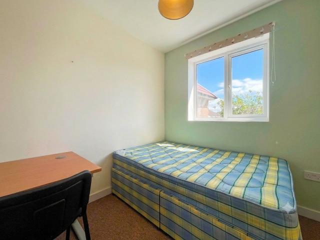 Room at Conygre Road, Bristol