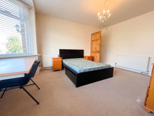 Room at Conygre Road, Bristol