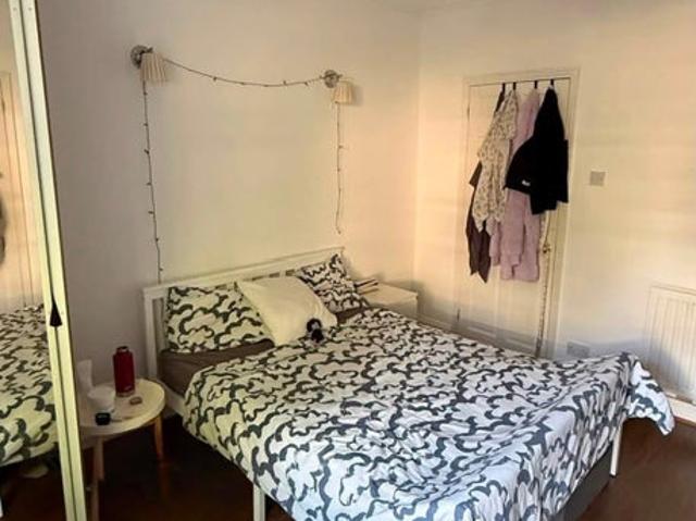Room at Cosser Street, Greater London