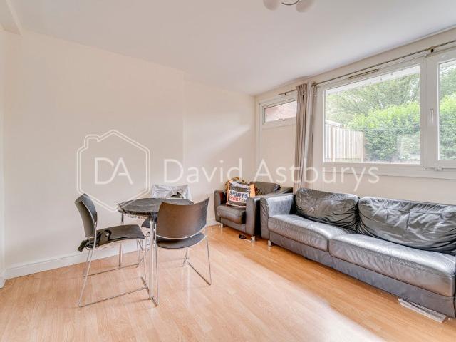 Room at Copenhagen Street, Greater London