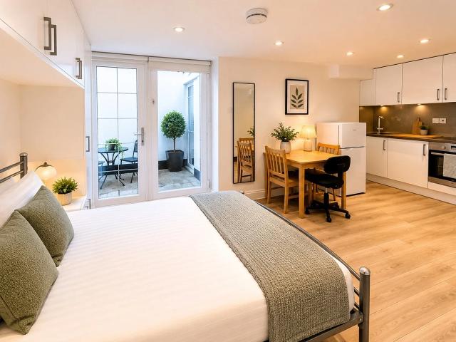 Room at Copenhagen Street, Greater London