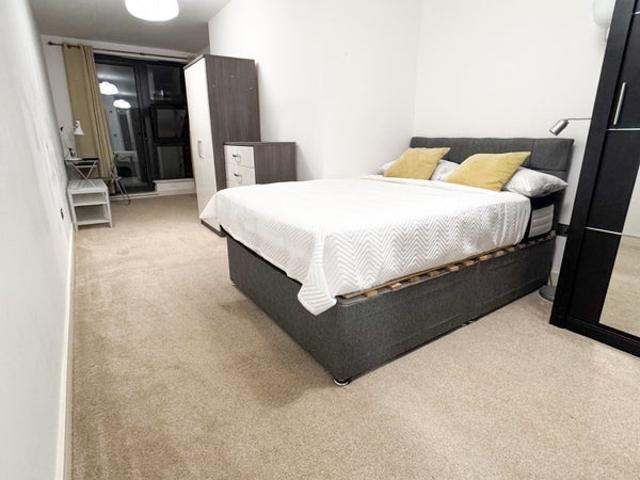 Room at Copenhagen Place, Greater London