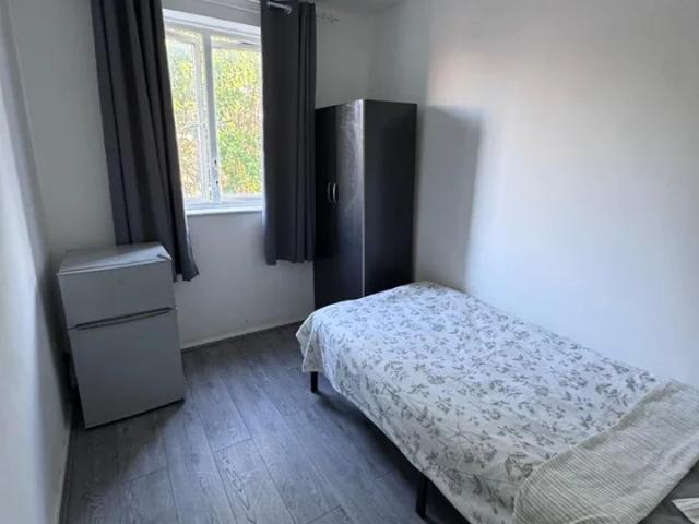 Room at Copenhagen Place, Greater London