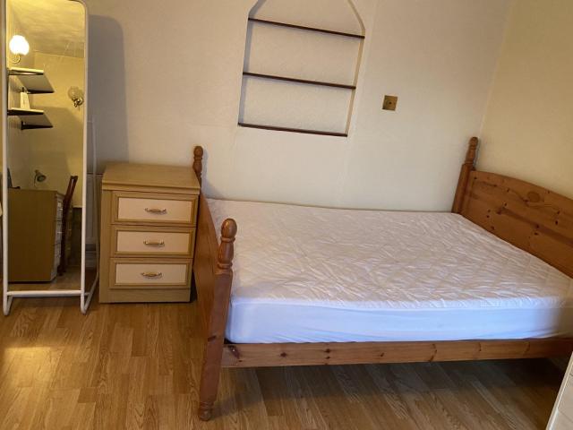 Room at Copinger Close, Canterbury
