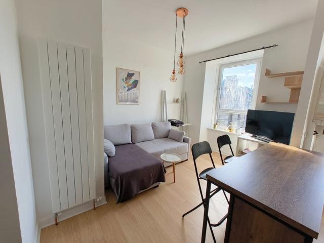 Room at Coplaw Street, Glasgow