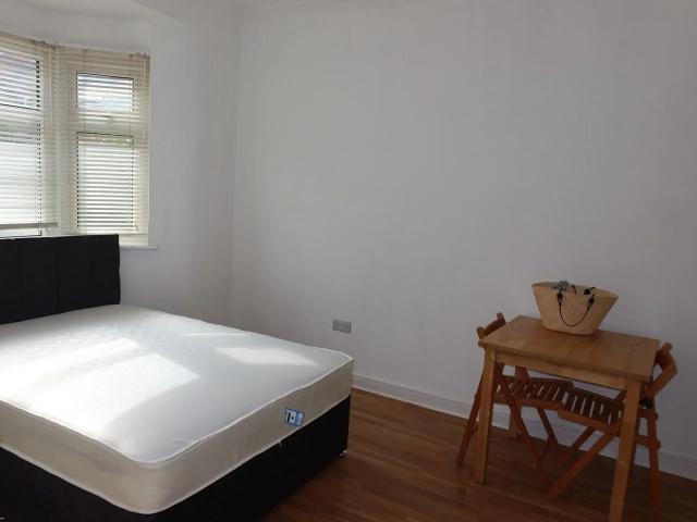 Room at Coppermill Lane, Greater London