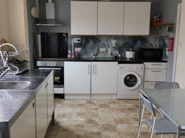 Room at Cornwall Road, Coventry