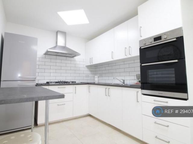 Room at Cornwall Road, Coventry