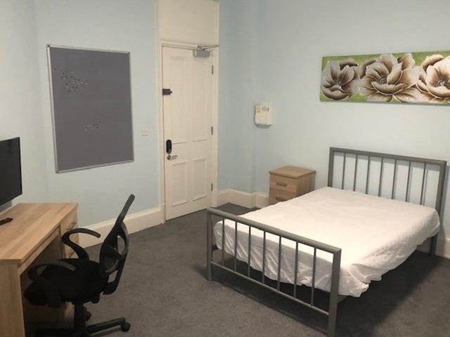 Room at Cornwall Street, Birmingham