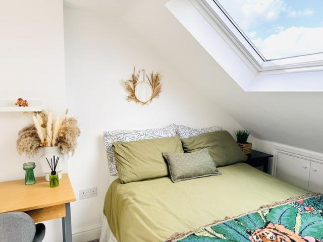 Room at Cornwallis Road, Greater London