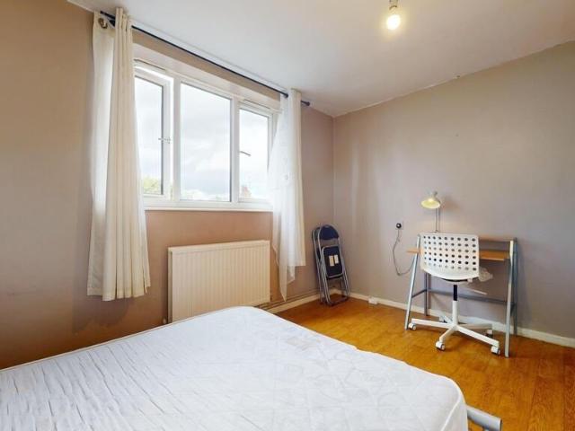 Room at Cornwallis Road, Greater London