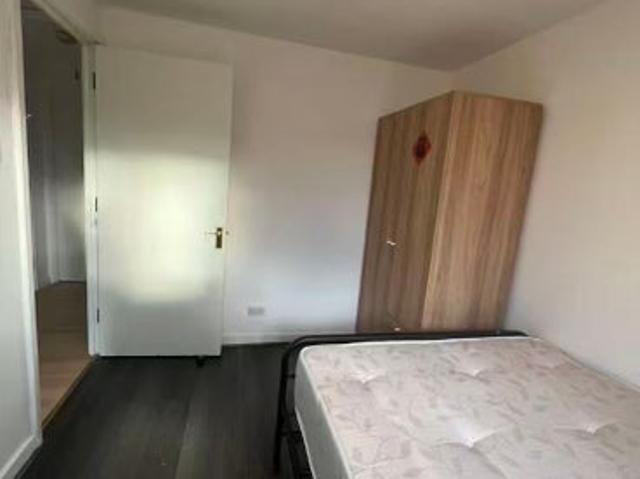 Room at Corn Way, Greater London
