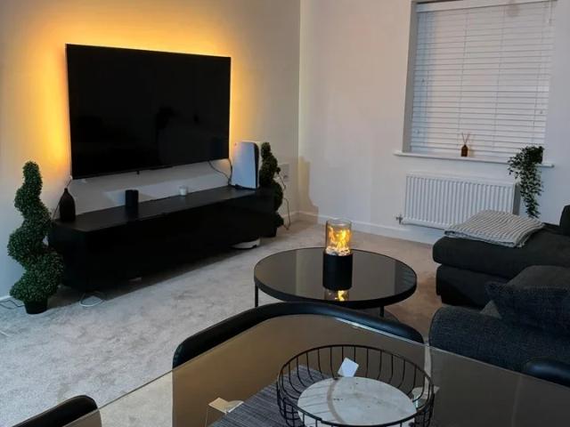Room at Cornfield Drive, Gravesham