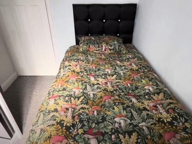 Room at Cornhill Road, Nottingham