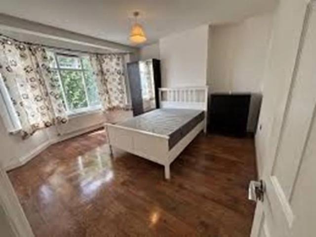 Room at Corbin's Lane, Greater London